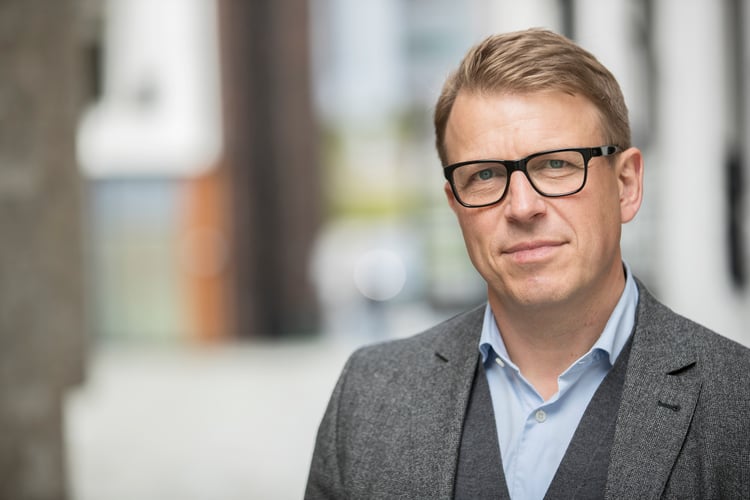 PwC and Santander confirmed as Main Partners